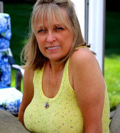 Mature Ladies Braless Cleavage Pokies 187 Photos Porno Photos Xxx