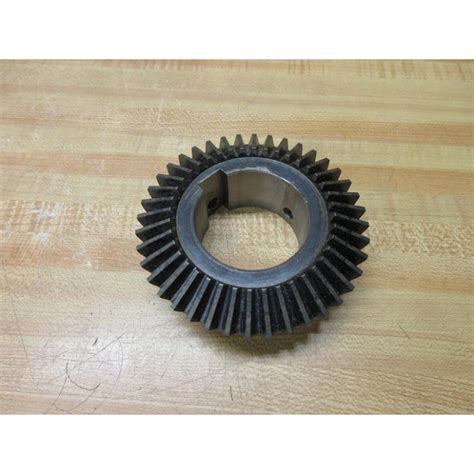 10b40l20 Bevel Gear New No Box