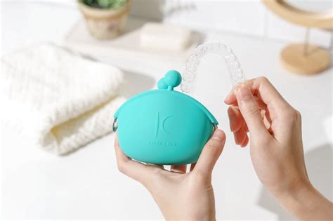 マウスピース矯正のアタッチメントって何？インビザラインやキレイラインでも使う効果の理由や装着時の注意点 【公式】キレイライン矯正｜実績12