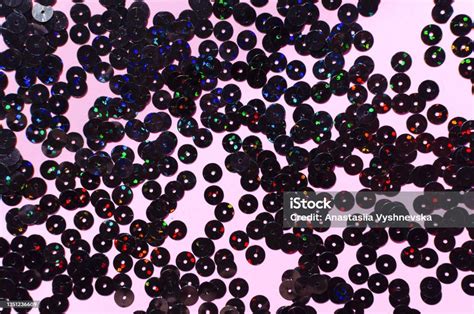 파스텔 핑크 배경에 블랙 장식 반짝 반짝 스팽글 공간을 복사합니다 배경 주제에 대한 스톡 사진 및 기타 이미지 배경 주제 파스텔 0명 Istock