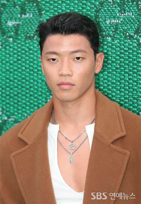 [e포토] 황희찬 오프 시즌엔 셀러브리티