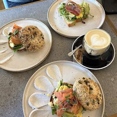 Lilo Brunch C Enric Granados 1 Barcelona Restaurant Barcelona Ct Opentable