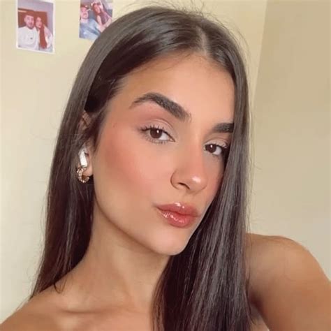 Lara Rochaa On Threads