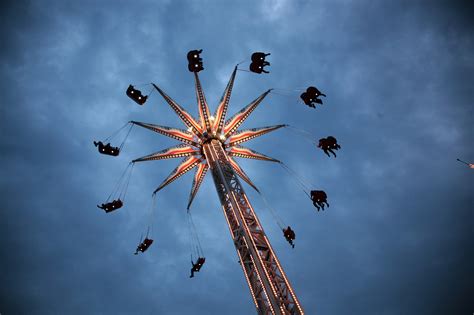 Vertical Swing 52m Capacity 24 Or 32 People