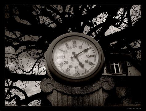 Scary Clock By Parap Luie On Deviantart