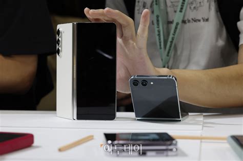 [포토] 삼성전자 신형 갤럭시z 시리즈 공개 이투데이