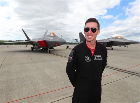 Ny Air Show F 22 Raptor Aerial Demo Team Arrives At Stewart Air Base