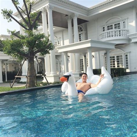 เติมตระกูล กมลวิศิษฎ์ ลูกชายชูวิทย์ กมลวิศิษฎ์ หล่อ รวย ระดับ ร้อยล้าน