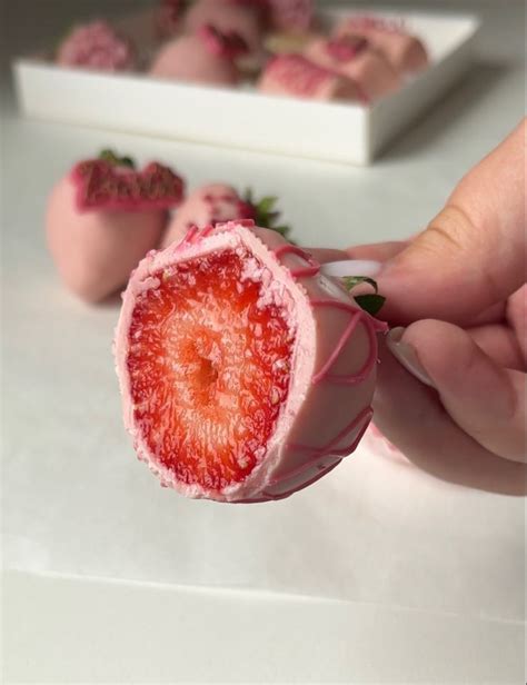 Пин от пользователя Gisela Zegarra на доске Fresas Decoradas в 2024 г Фрукты в шоколаде