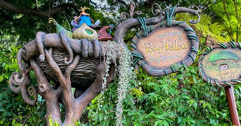 Meet Tinker Bell In Pixie Hollow Dadsguidetowdw