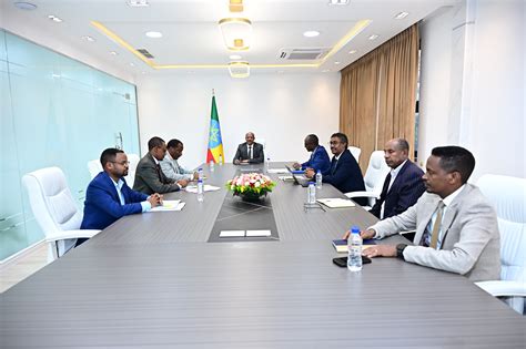 ምክትል ጠቅላይ ሚኒስትር ተመስገን ጥሩነህ ከውሃና ኢነርጂ ሚኒስቴር አመራሮች ጋር ተወያዩ ኢዜአ አማርኛ Ena