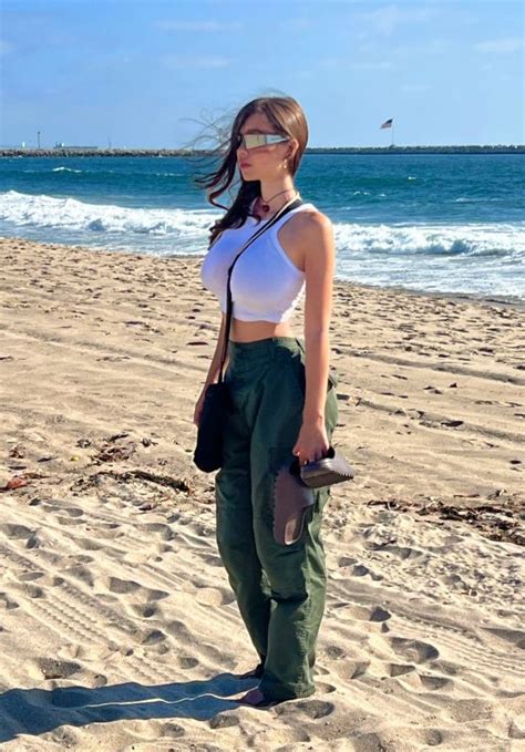 Sophie Mudd 09 27 2022 Celebruns