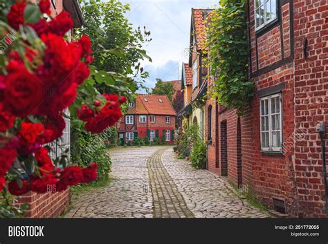 Beautiful Cozy Street Image & Photo (Free Trial) | Bigstock