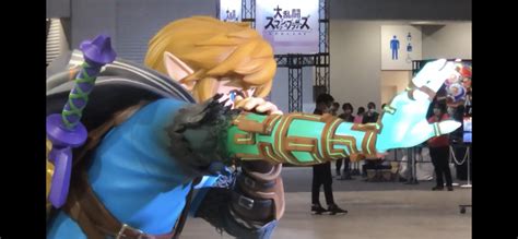 So Do We Think The Arm Is A Prosthetic Robot Type Of Arm Magic Sleeve Over His Normal Damaged So Do We Think The Arm Is A Prosthetic Robot Type Of Arm Magic Sleeve Over His Normal Damaged