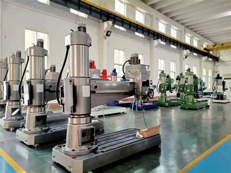Radial Arm Universal Radial Drilling Machinespindle Auto Feeding
