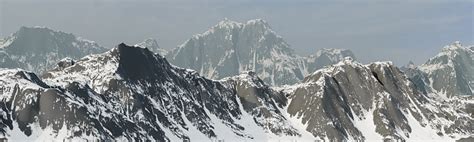 산맥 탁 트인 전망 녹는 빙하 산 풍경에 대한 조감도 안개 낀 하늘이 있는 산의 아름다운 전망 경관에 대한 스톡 사진 및 기타 이미지 Istock