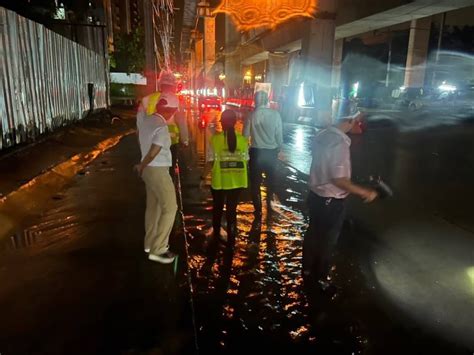 ลอกท่อระบายนํ้าวงเวียนบางเขน