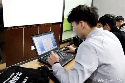 年终总结：2018年最流行的十大编程语言，你用哪个？ 搜狐大视野 搜狐新闻