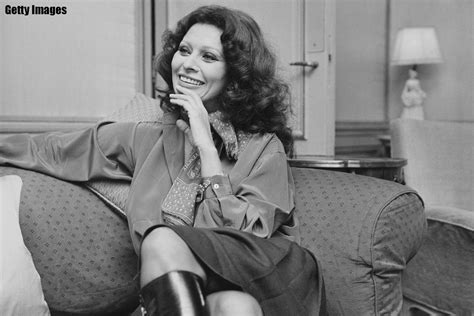 Софи Лорен в молодости домашние наряды и сценические образы