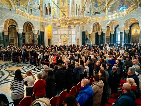 Храм телевизија Српске Православне Цркве Свету Литургију са преводом на знаковни језик за