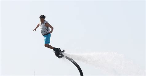 무더위 날리는 시원한 플라잉보드