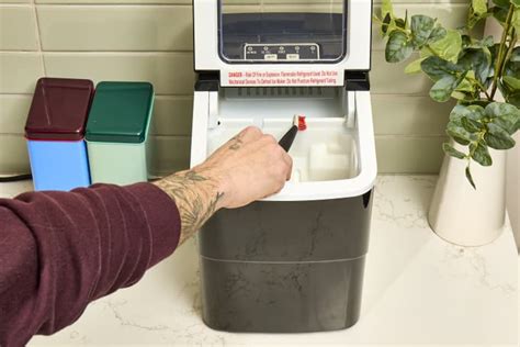 How To Clean A Countertop Ice Maker Photos Step By Step Instructions The Kitchn