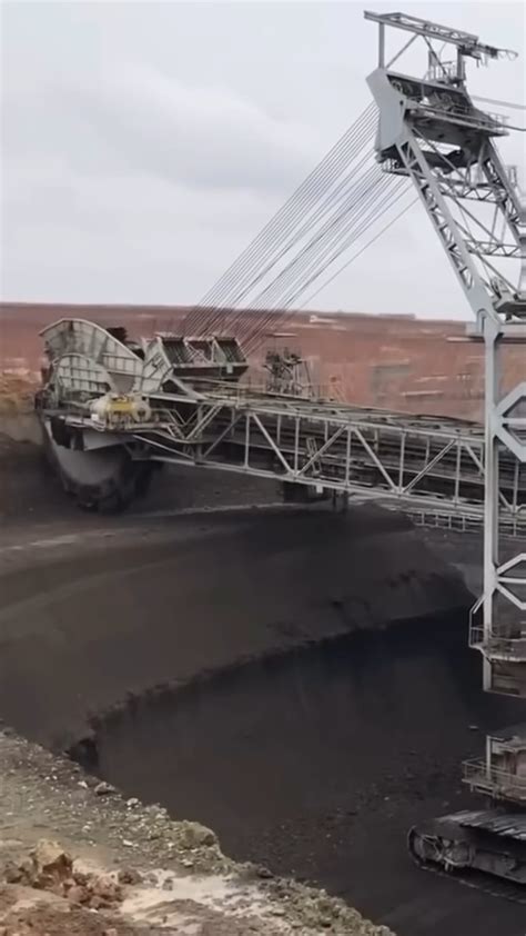 Bagger 293 The Largest Machine R Damnthatsinteresting