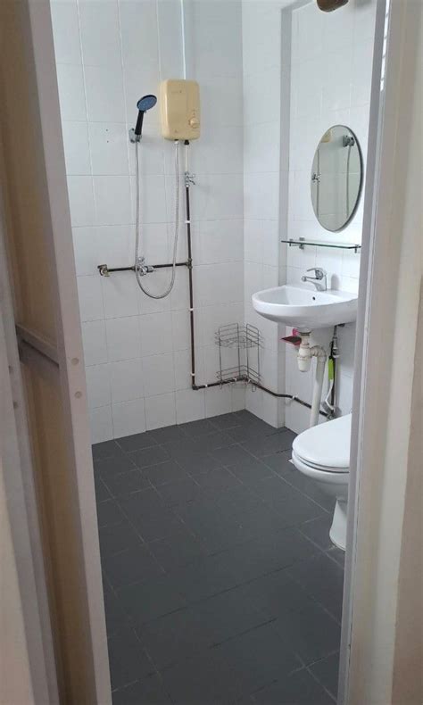 Serangoon Mrt Cc13 Ne12 Masterbedroom Property Rentals Room Rentals On Carousell