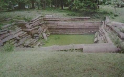 ගිනිහල් පොකුණ අනුරාධපුර