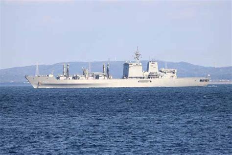 海上自衛隊艦艇 補給艦 ましゅう型 AOE426 おうみ 観音崎 2022年11月6日
