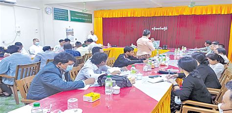 ခရိုင်စီမံအုပ်ချုပ်ရေးအဖွဲ့ဥက္ကဋ္ဌဖလား ကလပ်ပေါင်းစုံ အမျိုးသားလက်ဝှေ့ပ