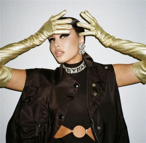 Анастасия Решетова показала как выглядела до пластики