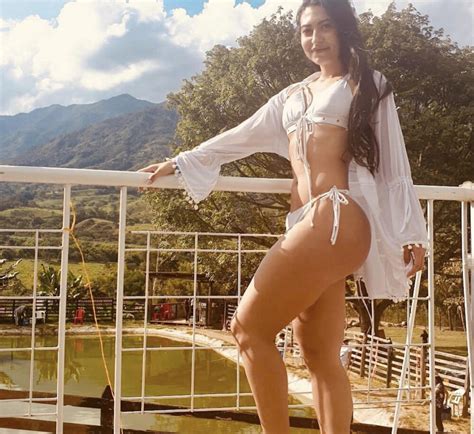 Anniandledger Cam Model Free Live Sex Show And Chat Stripchat