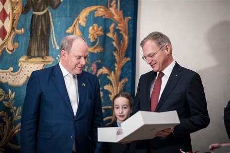 Thomas Stelzer Gestern Bei Der Überreichung Des Facebook