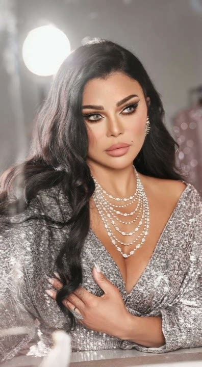 رقص هيفاء وهبى بدلع واثاره بفستان فضى مكشوف تشعل المسرح فى حفل استقبال العام الجديد Youtube