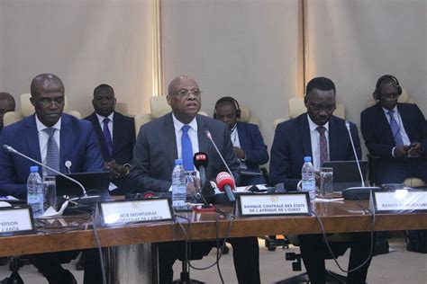 Jean Claude Kassi Brou Gouverneur De La Bceao Sur La Baisse Des Taux Directeurs La Décision