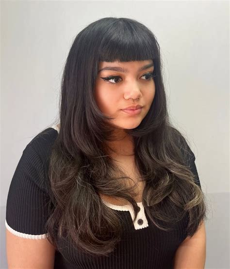 2025 Trends 32 Haircuts For Round Faces To Hide Cheeks And Double Chin