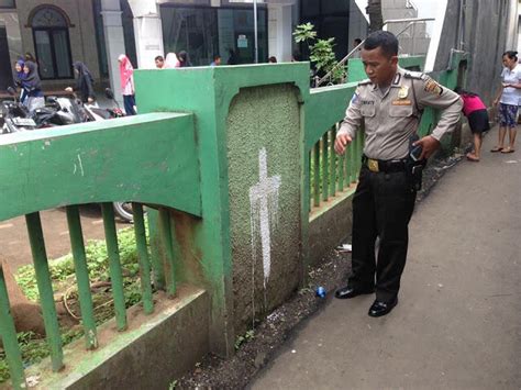 Meresahkan Vandalisme Coretan Salib Di Tembok Pagar Masjid Al Falah Mampang Kaskus