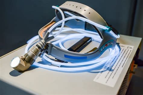 Luxtec 9300xsp Xenon Fiber Optic Light Source With Integra Head Light