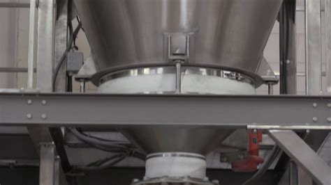 Acrison Model 260 Feeding Flyash Youtube