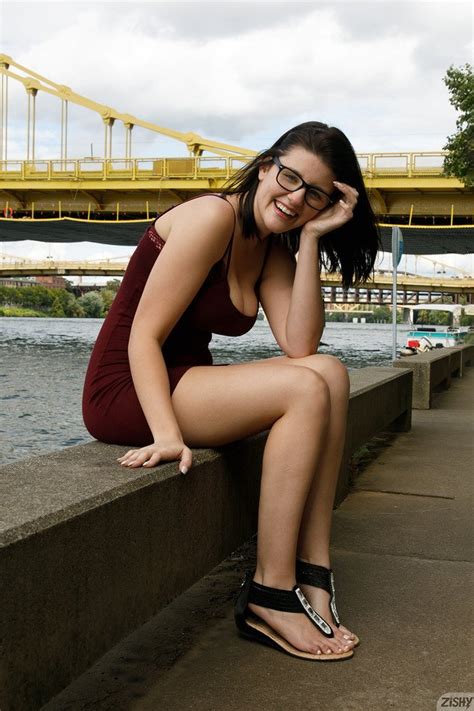 Lovely Brunette Girl Michele James Revealing Her Amazing Naked Hooters Photos