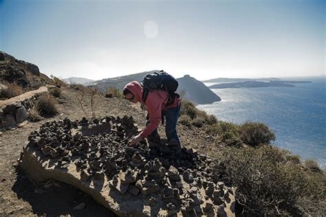 Hiking In Santorini Caldera Trail From Fira To Oia Wander The Map
