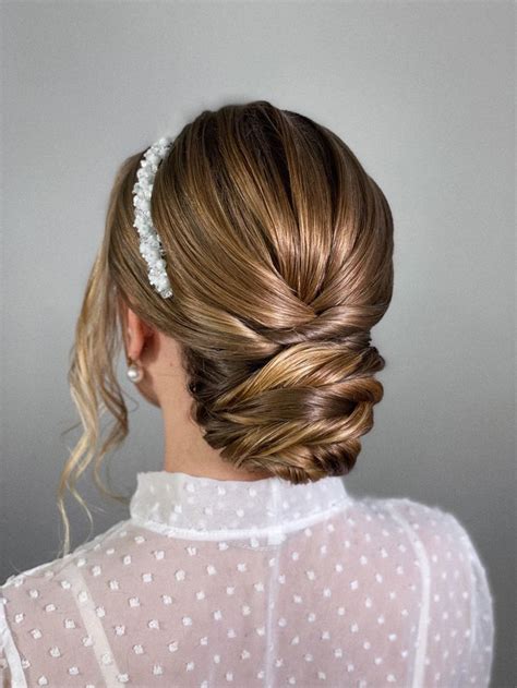 Свадебная причёска низкий пучок Beauty Fashion
