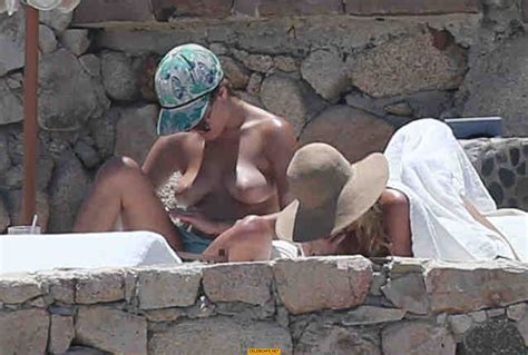 Naked Rumer Willis In Icloud Leak Scandal