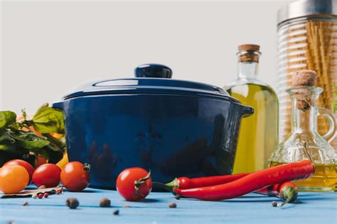 Как почистить кастрюлю домашними средствами