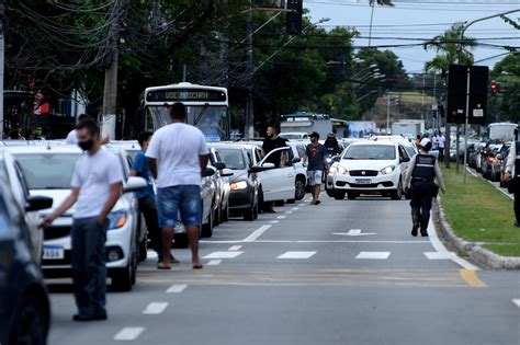Protesto De Motoristas De Aplicativo Complica O Trânsito Em Vitória A
