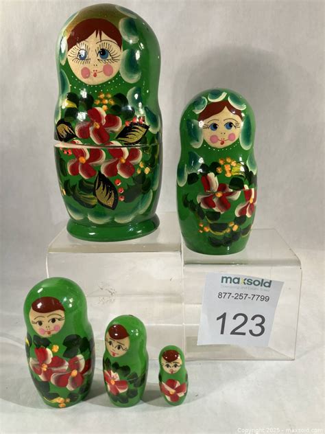 Russian Matryoshka Nesting Dolls Set Of 5 Maxsold