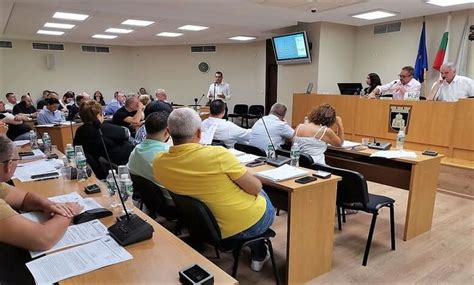 Френска компания за компоненти за автомобилната индустрия планира