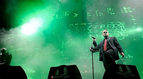 June 2002 The Cassandra Complex