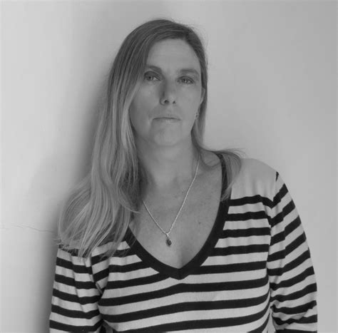 Lorena Hidalgo Registro